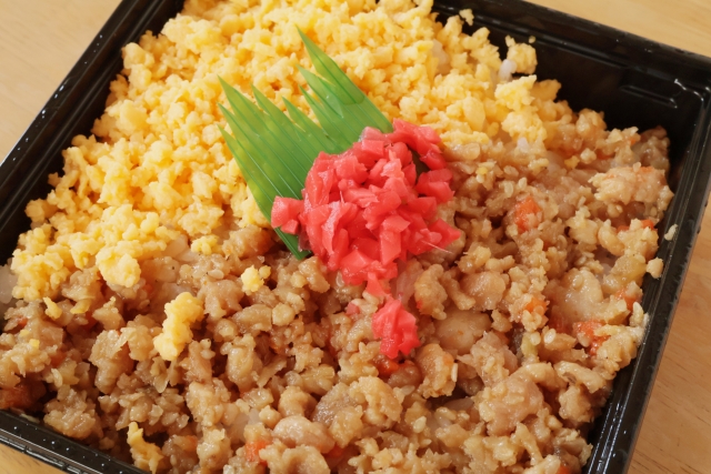 Soboro Don – Japanese Chicken & Egg Rice Bowl - Japan Food & Recipe Studio