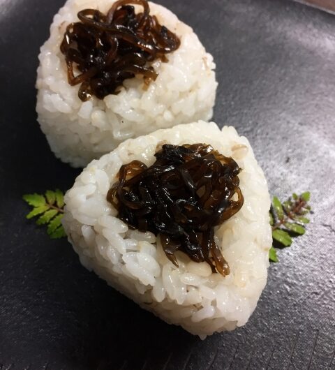Kombu Onigiri (Japanese Seaweed Rice Ball) - Japan Food & Recipe Studio